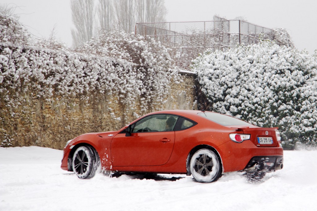 Toyota GT86 : l'essai de l'extrême ! - Les Voitures