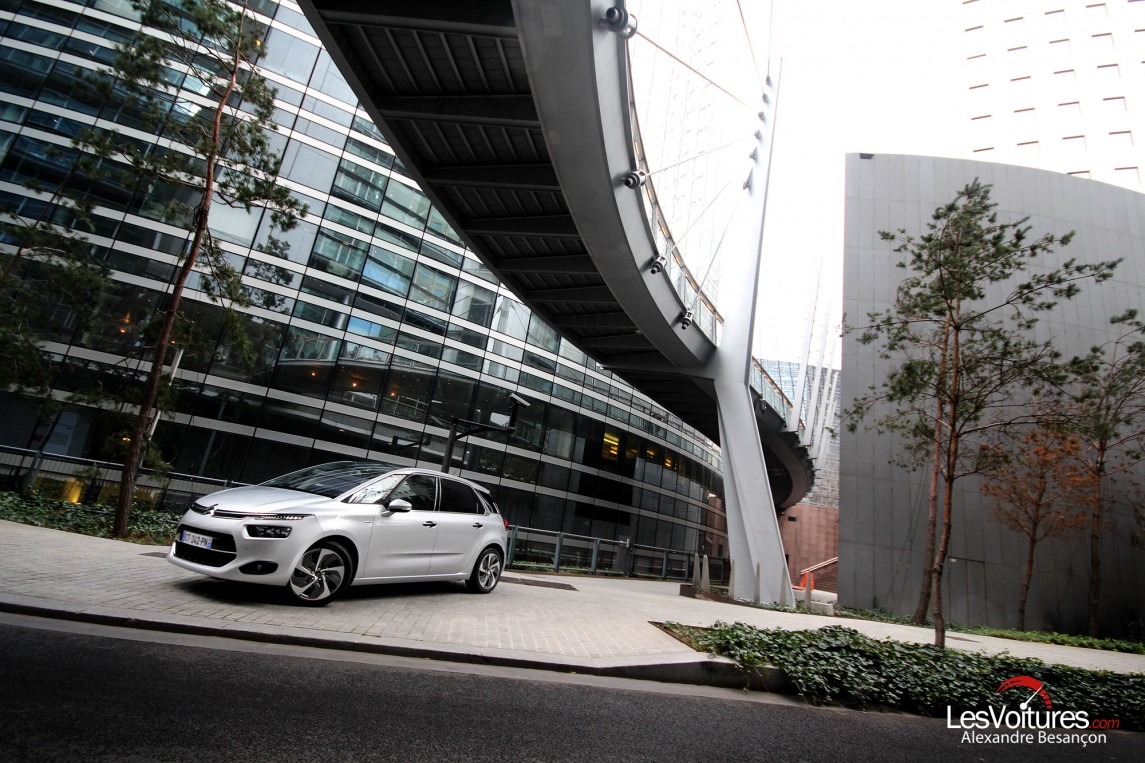 Ferrari : ouverture d'un Ferrari Land en Espagne pour 2016 ! - Les Voitures