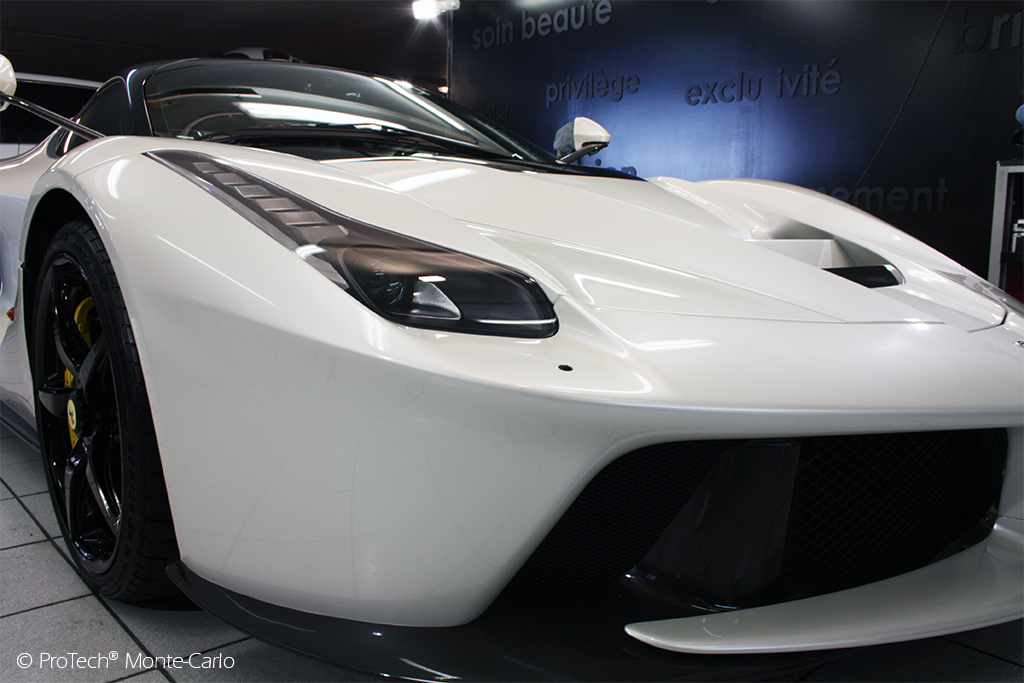 Ferrari LaFerrari : princesse blanche chez ProTech Monte-Carlo... - Les ...