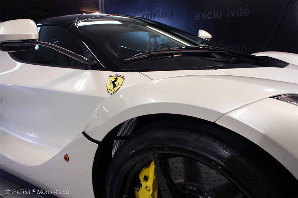 Ferrari LaFerrari : princesse blanche chez ProTech Monte-Carlo... - Les ...
