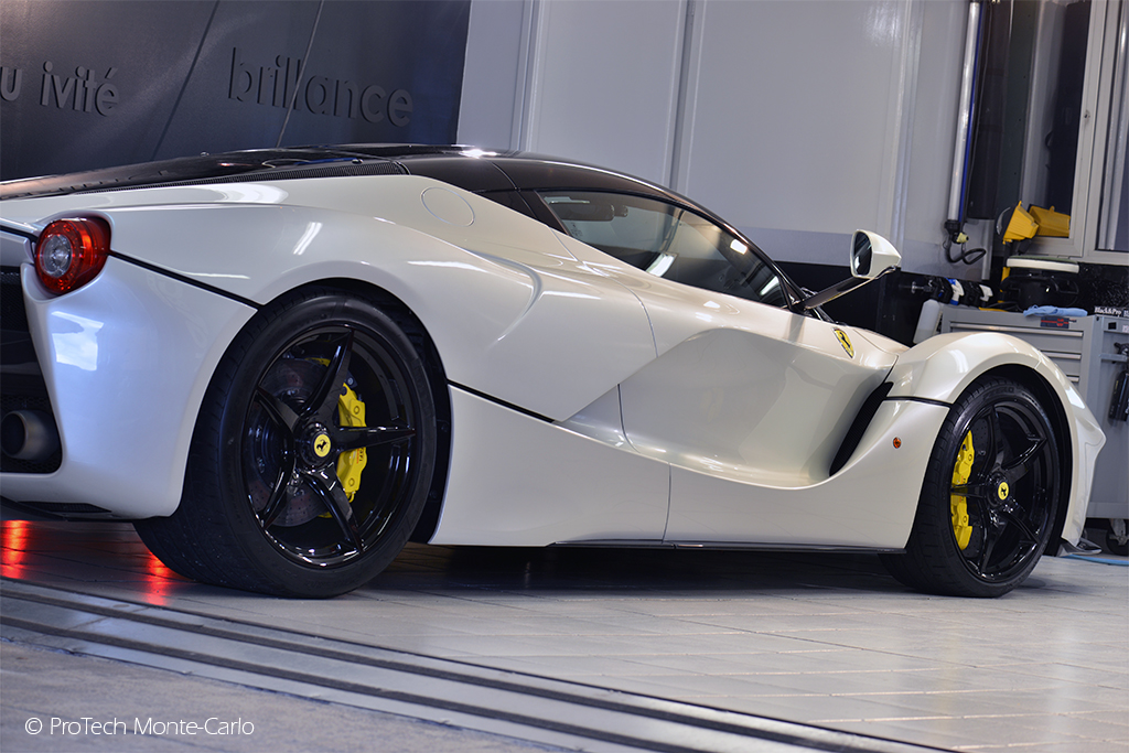 Ferrari LaFerrari : princesse blanche chez ProTech Monte-Carlo... - Les ...