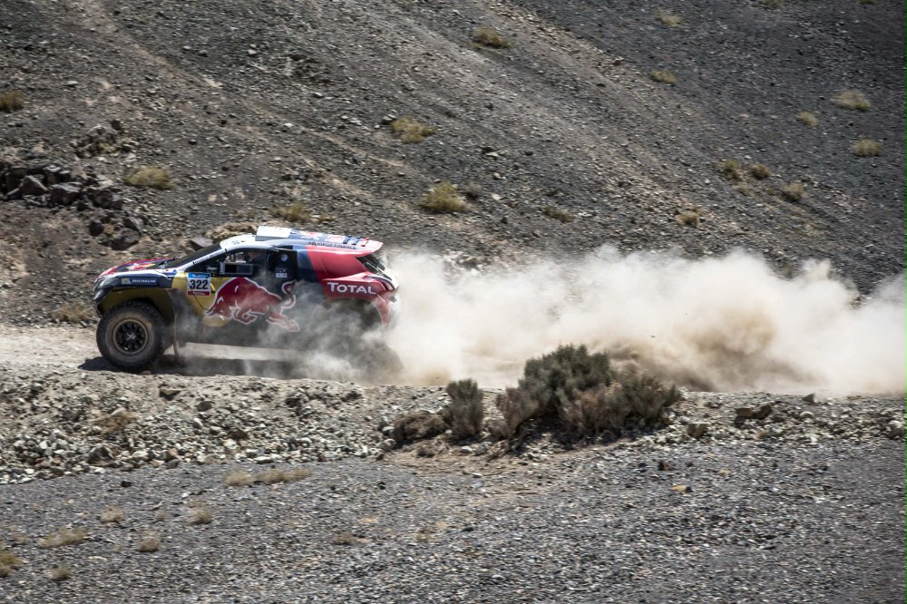 Dakar : les plus belles images des Peugeot 2008 DKR en action ! - Les ...