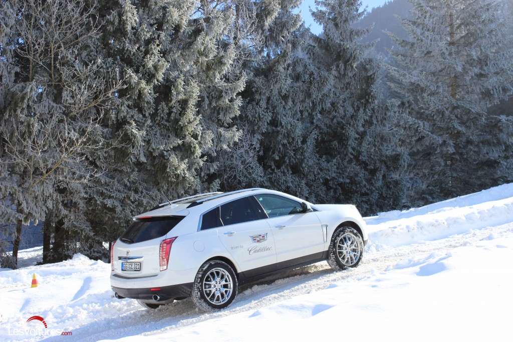 Cadillac Winter Test Drive : tout schuss en Suisse ! - Les Voitures