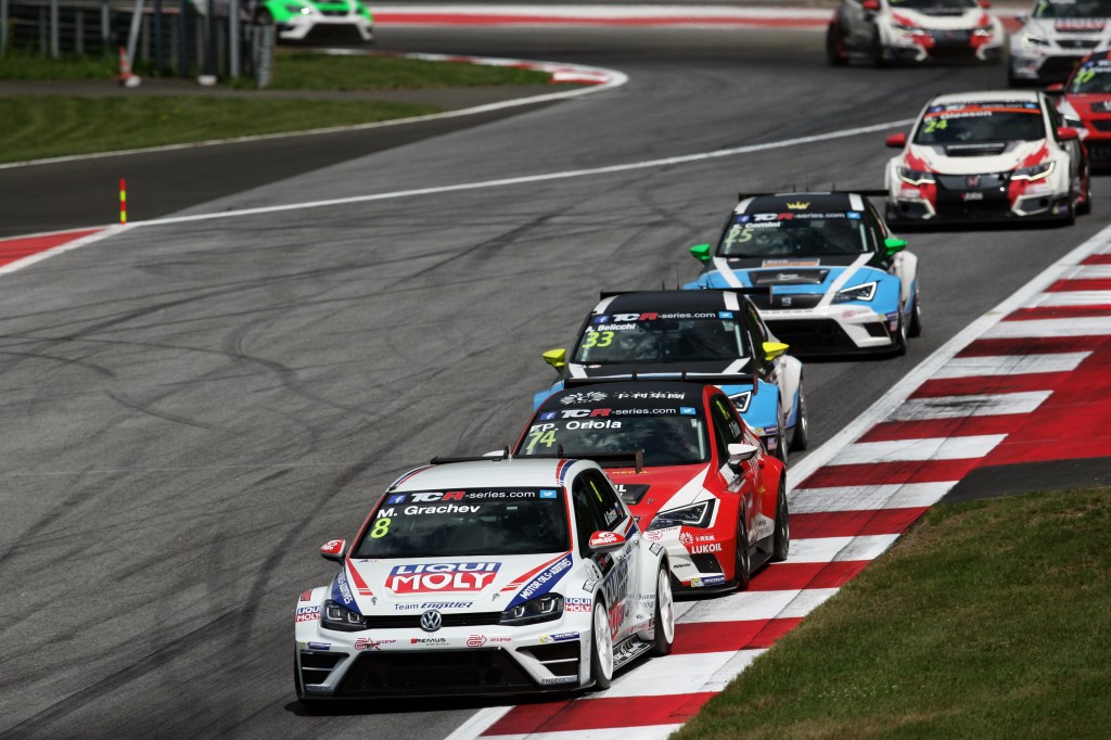 TCR : la Volkswagen Golf s'impose dès sa première participation ! - Les ...