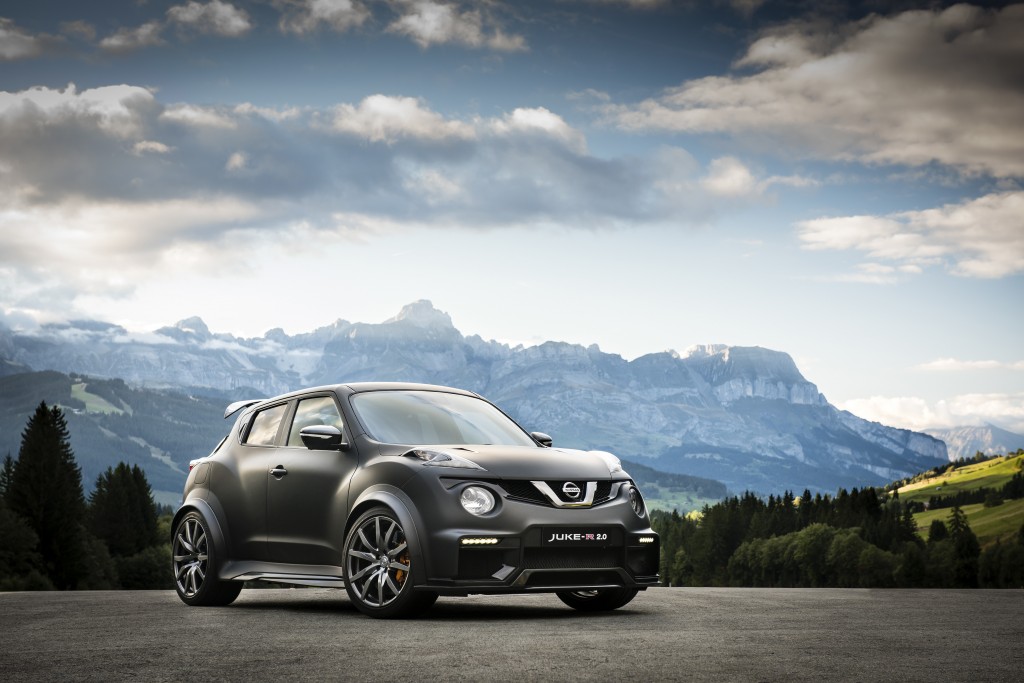 Nissan Juke-R 2.0 : "The Beast" se lâche en altitude ! - Les Voitures