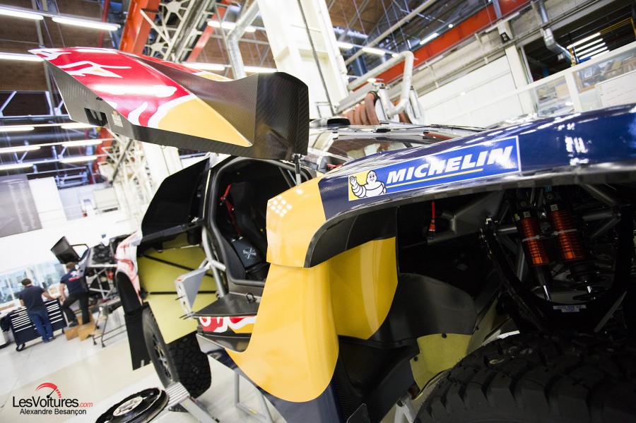 Dakar : visite exclusive de "l'antre" des Peugeot 2008 DKR16 et ...