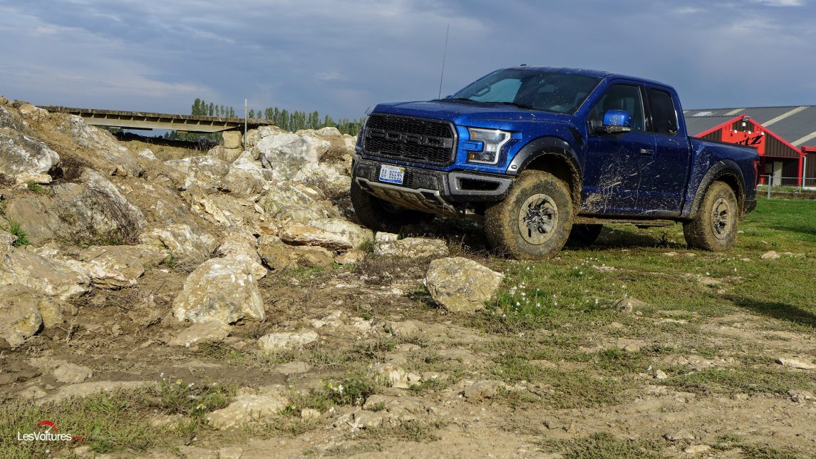 Ford F-150 Raptor : le "pick-up Supercar" à l'essai | Les Voitures