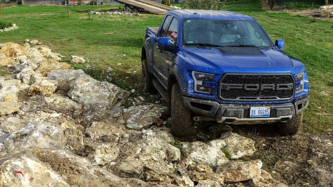 Ford F-150 Raptor : le "pick-up Supercar" à l'essai | Les Voitures