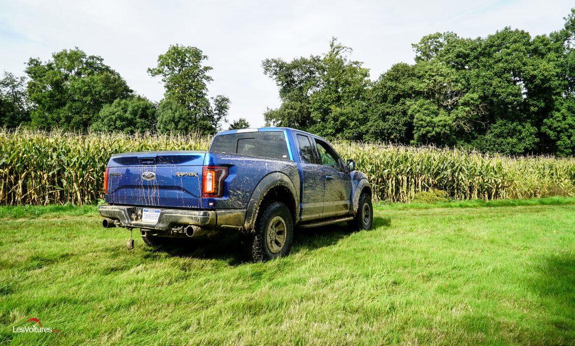 Ford F-150 Raptor : le "pick-up Supercar" à l'essai - Les Voitures