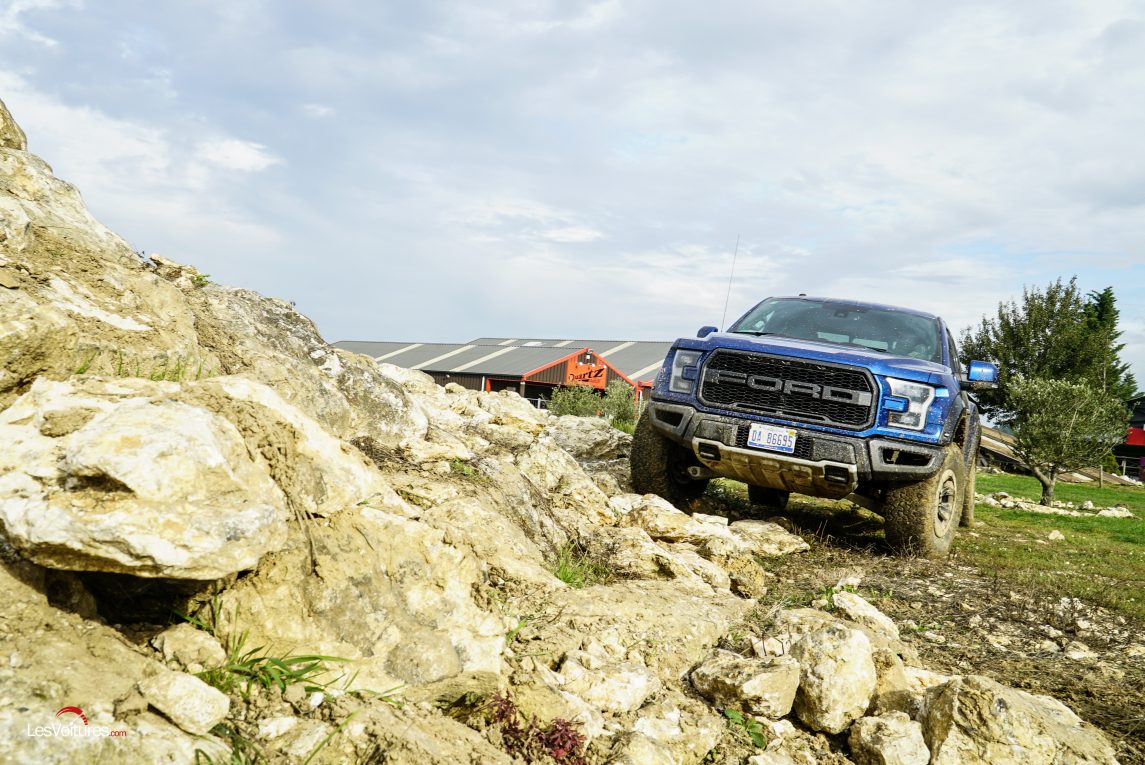 Ford F-150 Raptor : le "pick-up Supercar" à l'essai - Les Voitures
