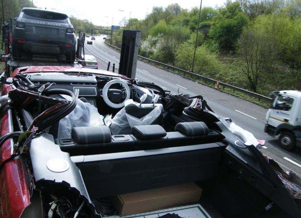 Angleterre : un transporteur "invente" le Range Rover Velar Speedster ...