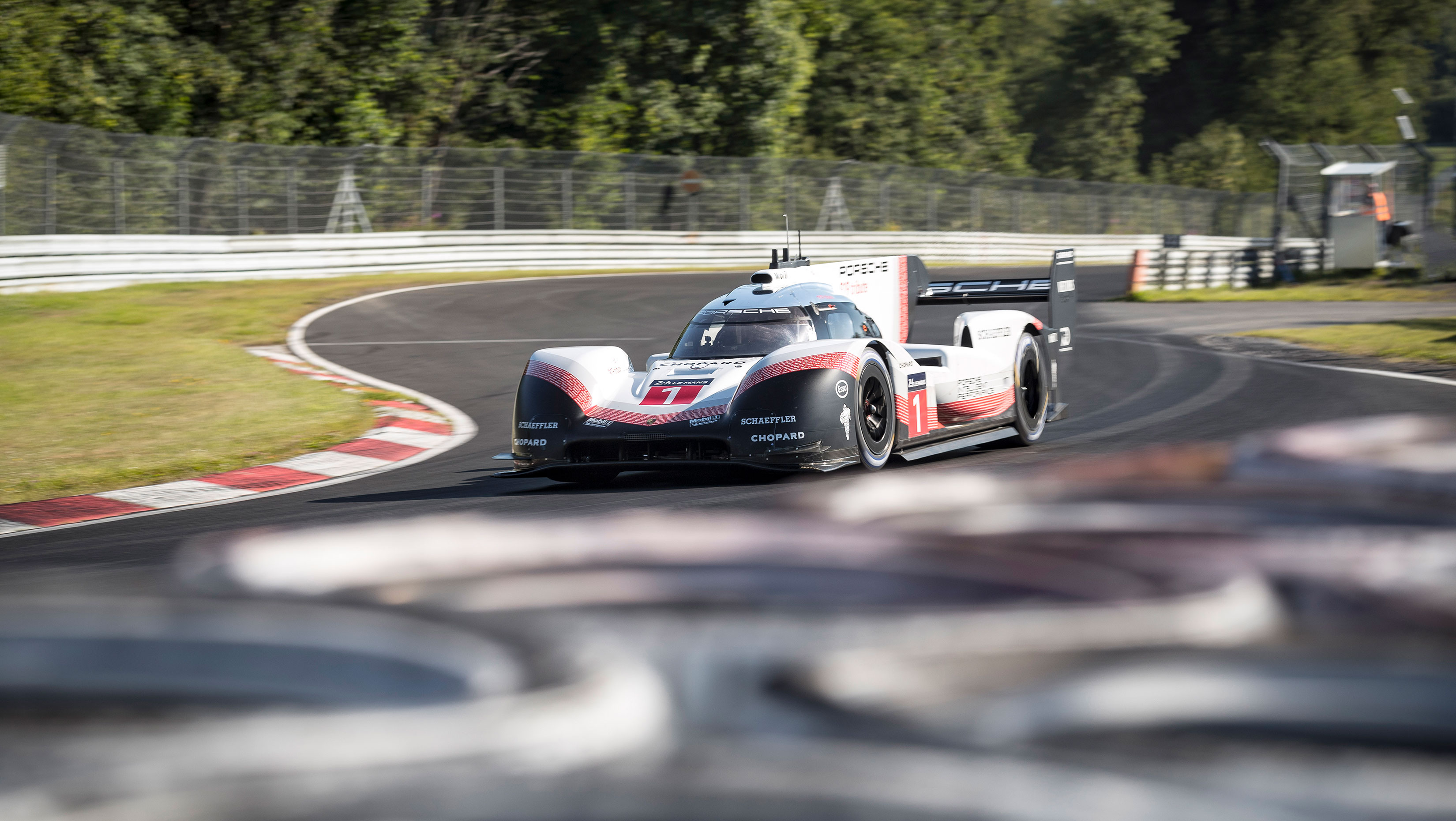 Porsche 919 Hybrid Evo : record absolu et historique du Nürburgring ...