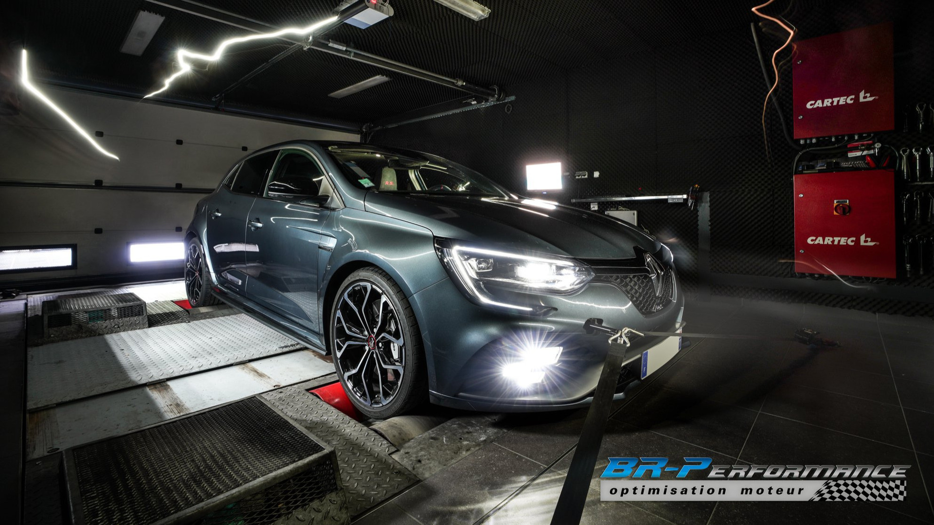 Renault Mégane R.S. : 325 chevaux grâce à BR-Performance - Les Voitures