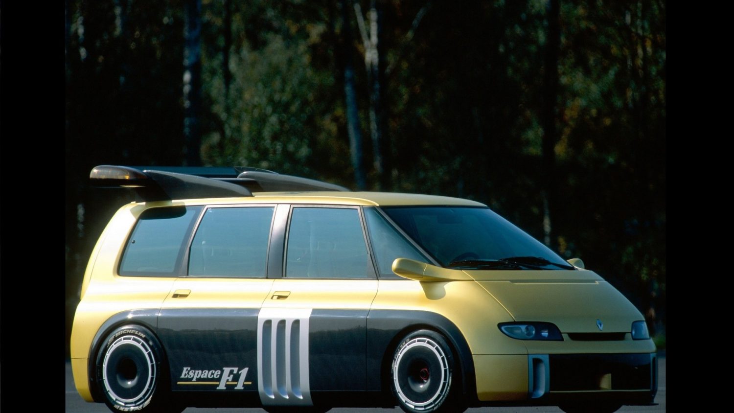 Renault Espace F1 Concept : de retour grâce à un artiste - Les Voitures
