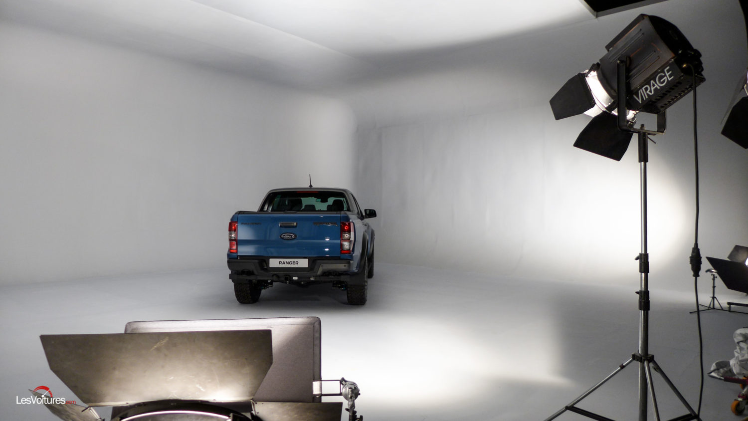 Ford Ranger Raptor : le "monstre" en photos studio - Les Voitures