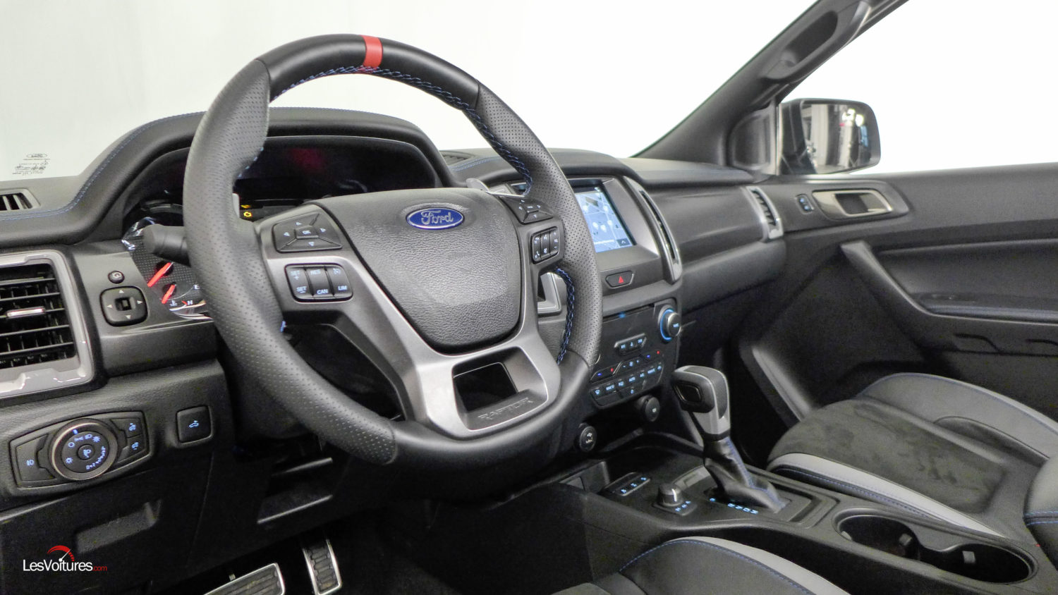 Ford Ranger Raptor : le "monstre" en photos studio - Les Voitures