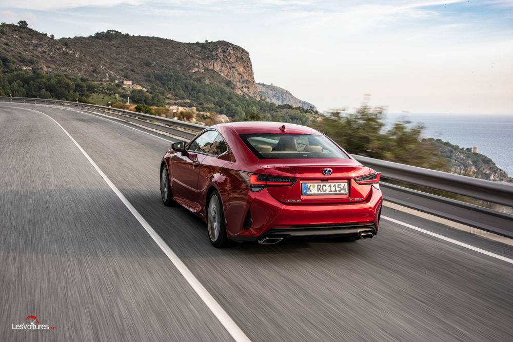 Lexus RC 300h : dans l'arène du premium, essai - Les Voitures