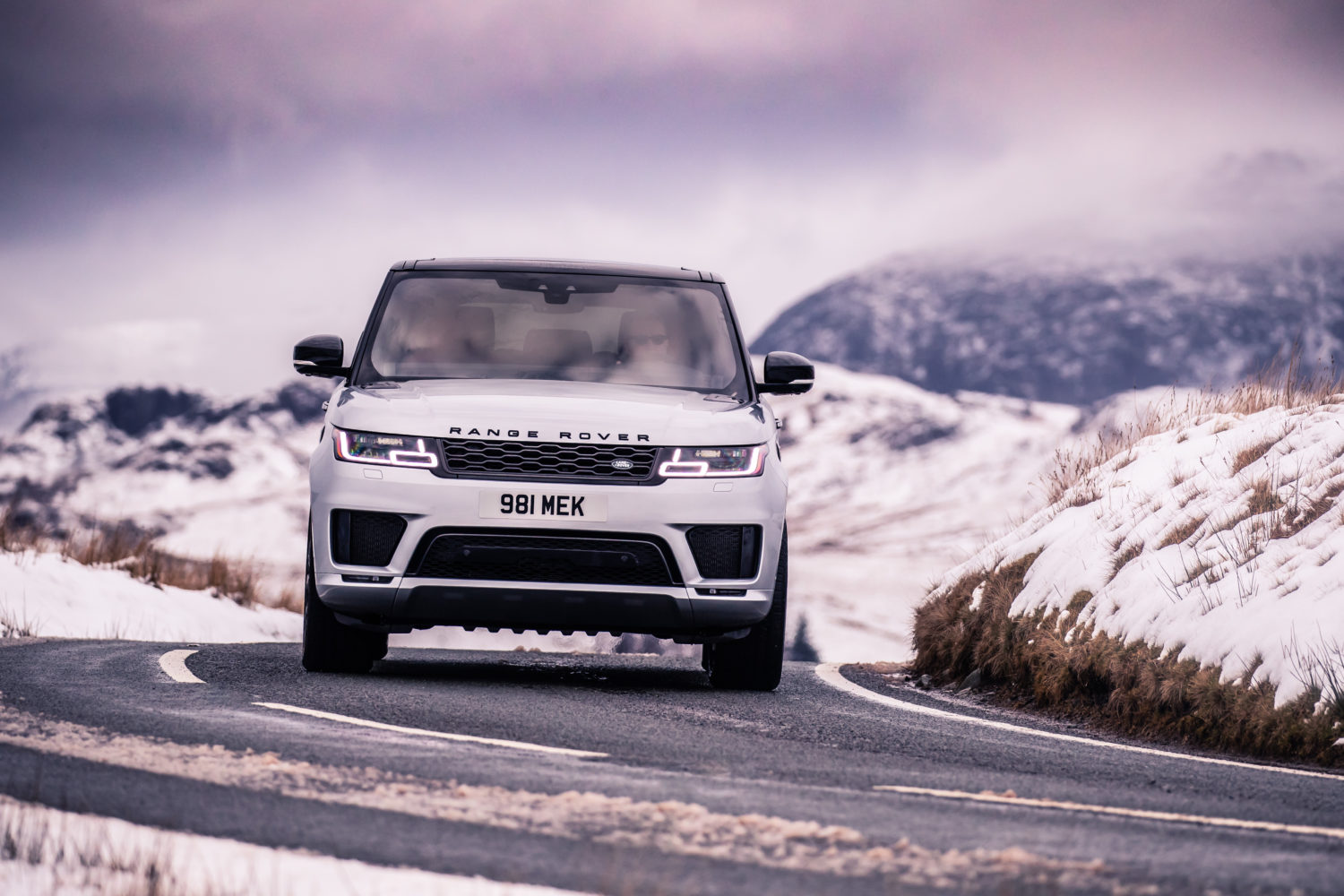 Range Rover Sport HST : 400 chevaux et hybride - Les Voitures