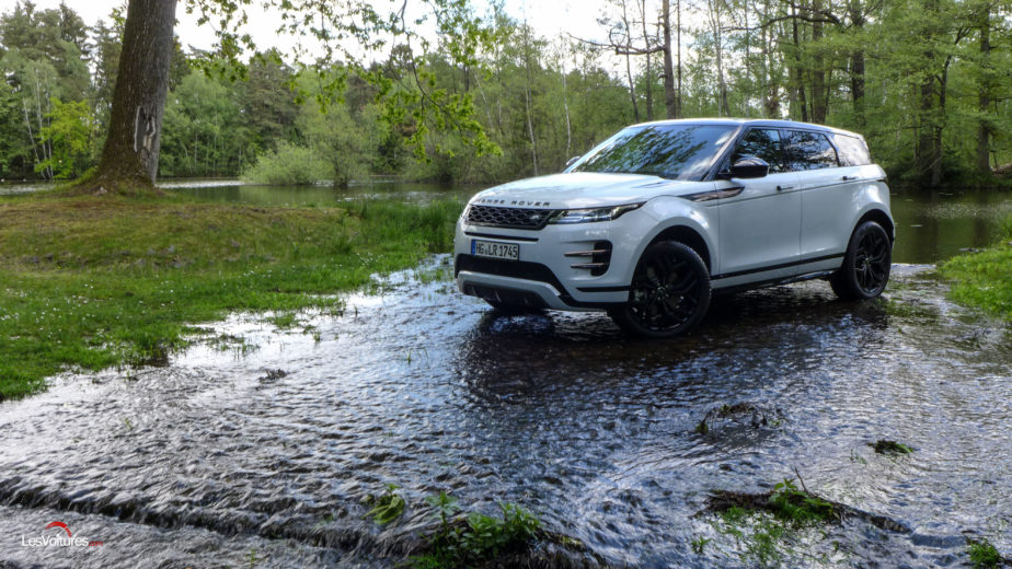 Range Rover Evoque : le "mini-Velar" à l'essai - Les Voitures