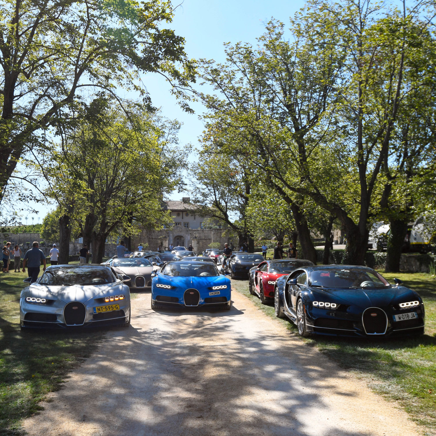 Bugatti : le Grand Tour est arrivé à Paris - Les Voitures