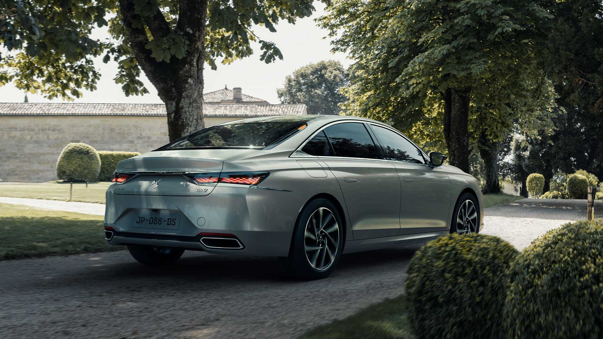 DS 9 : la nouvelle berline statutaire française - Les Voitures