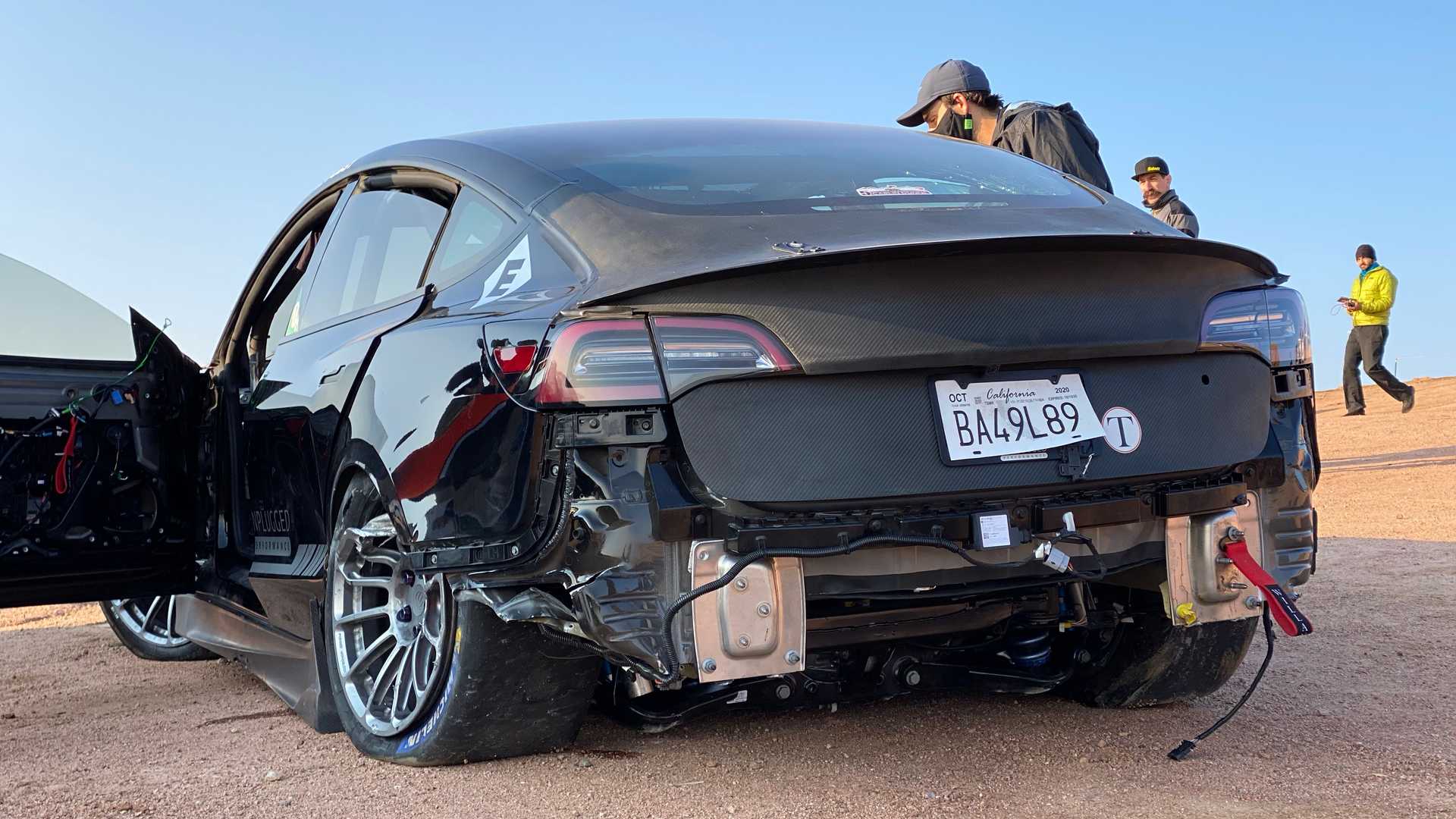 Tesla Model 3 : accident à Pikes Peak lors d'une session d'essai - Les ...