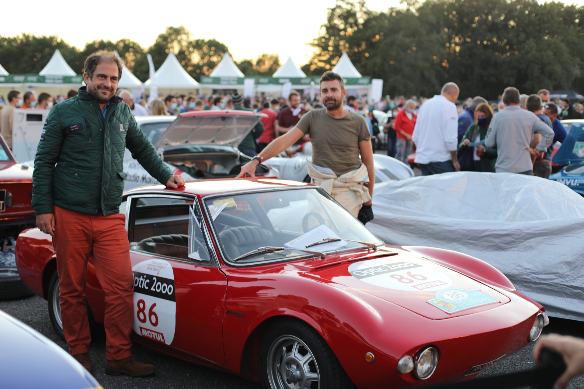 Tour Auto : l'incroyable Fiat 850 Moretti ne lâche rien - Les Voitures