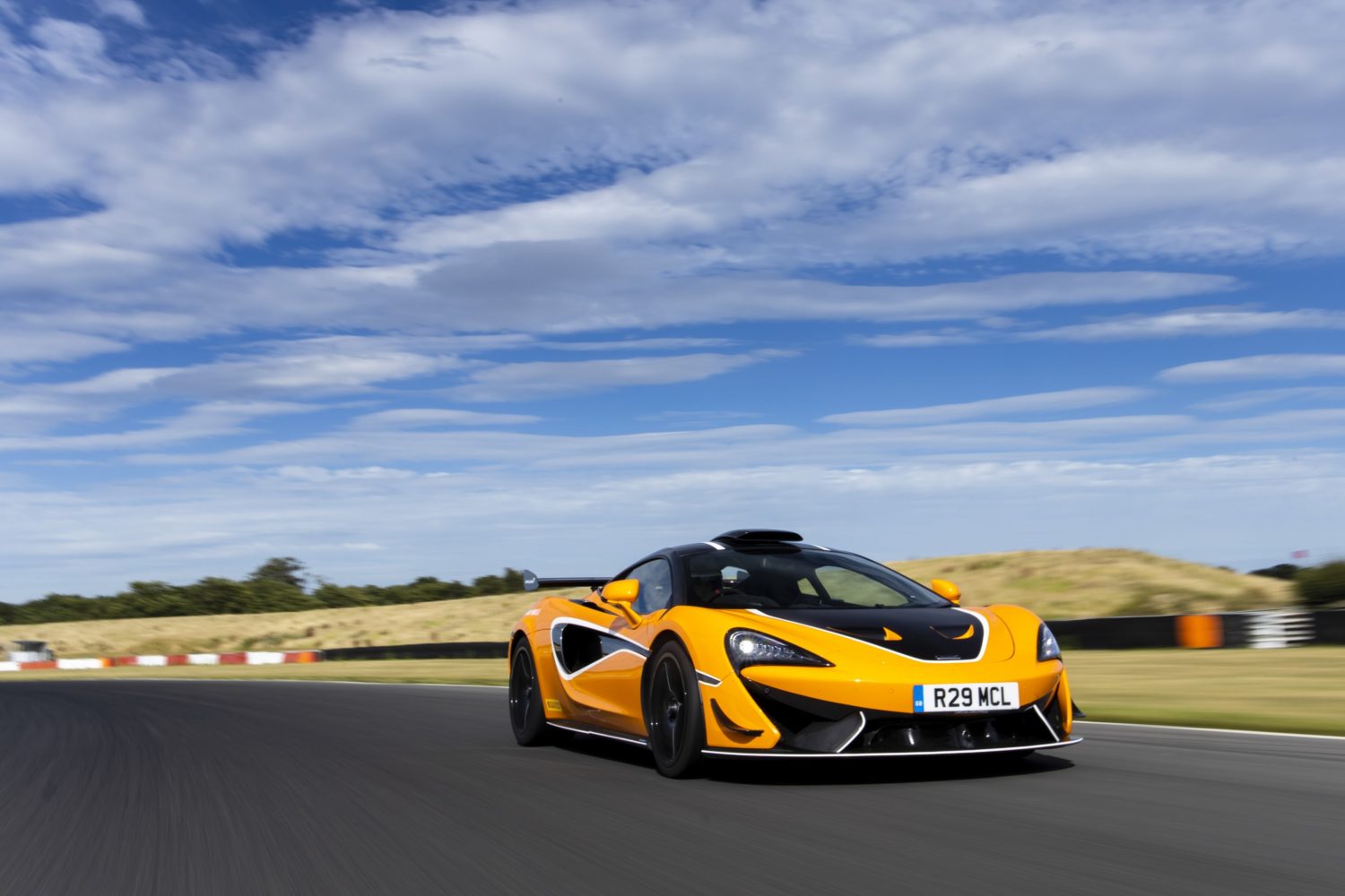 McLaren 620R : encore plus radicale avec son R Pack - Les Voitures