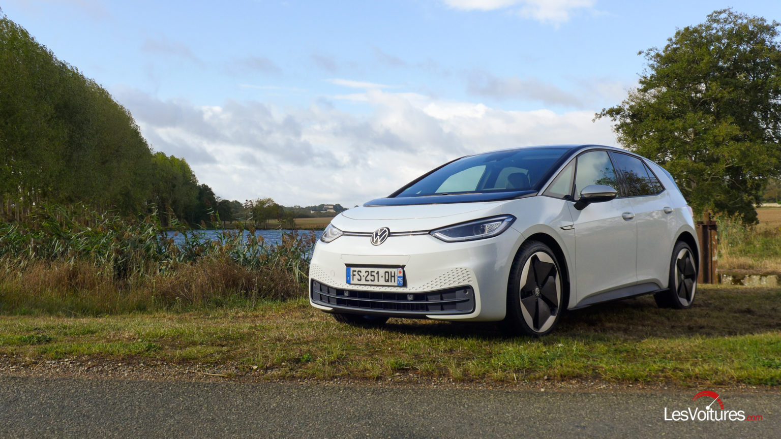 essai-Volkswagen-ID-3-ID3-EV-LesVoitures-com-0823 | Les Voitures