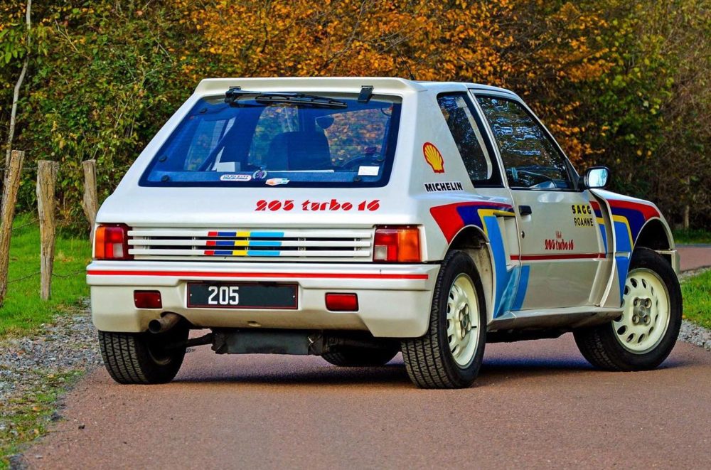 Peugeot 205 Turbo 16 : un exemplaire de 1985 à vendre chez Aguttes ...