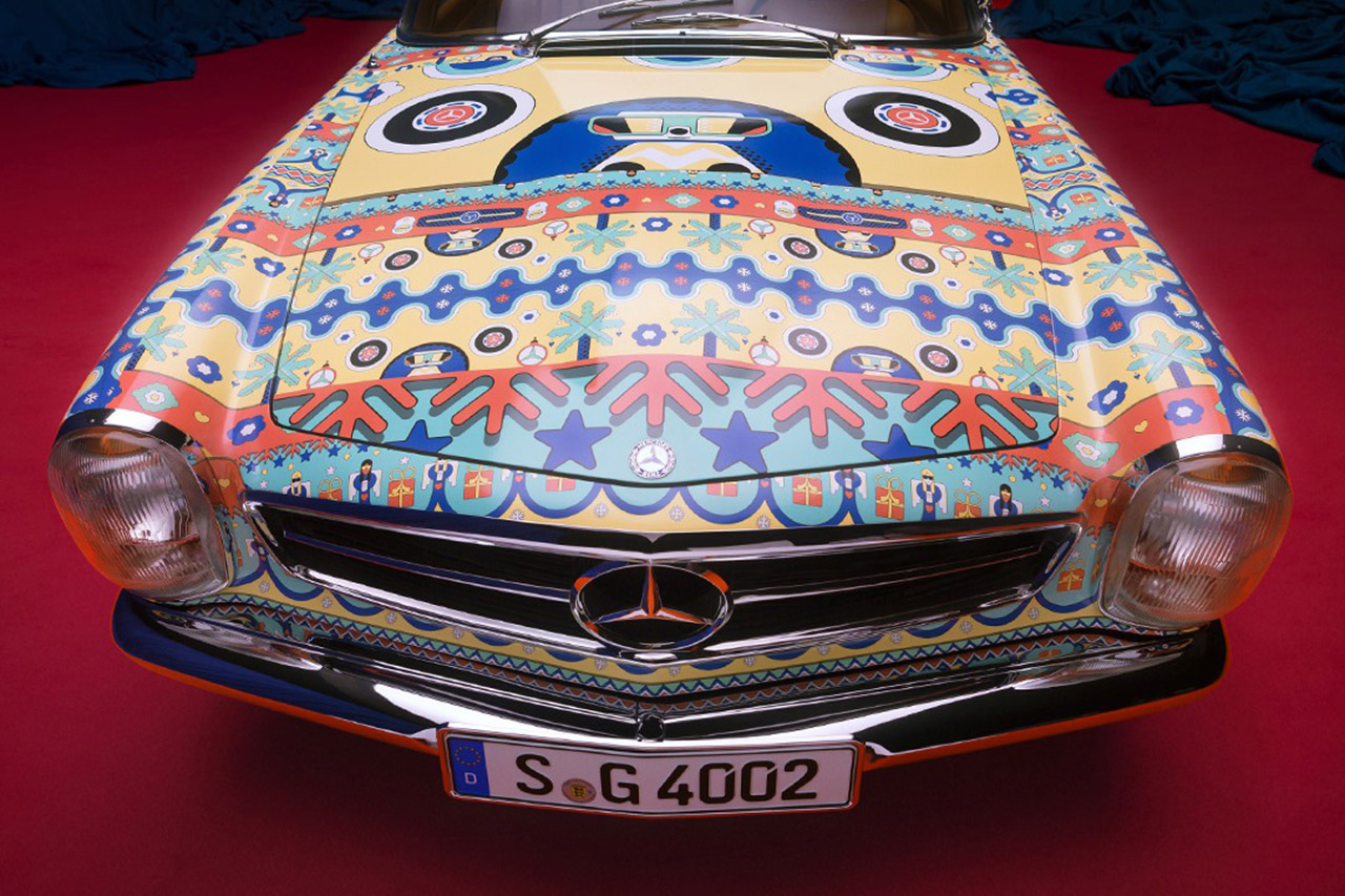 Mercedes-Benz : elles enfilent leur pull moche de Noël - Les Voitures