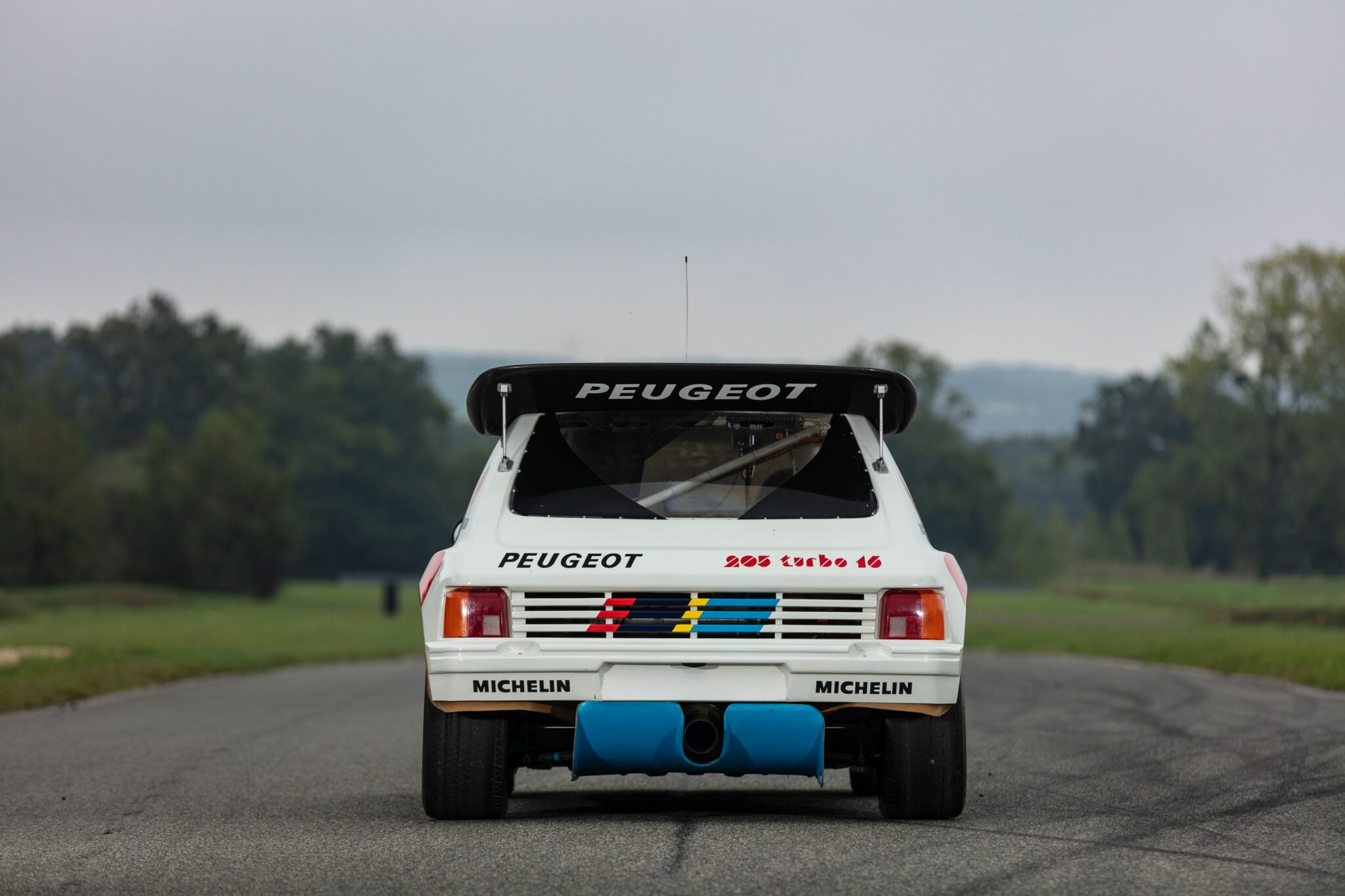 Peugeot 205 Turbo 16 : une superbe Evo 2 à vendre - Les Voitures