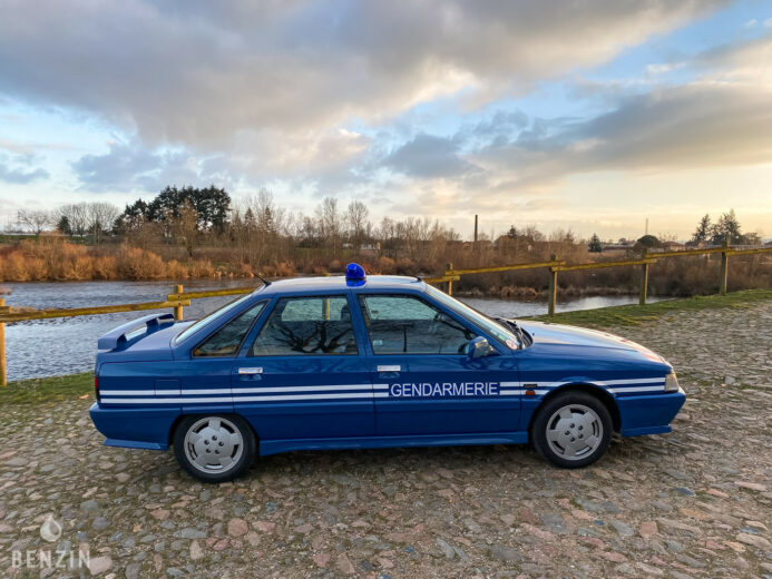 Renault 21 Turbo : la voiture de la BRI est à vendre - Les Voitures