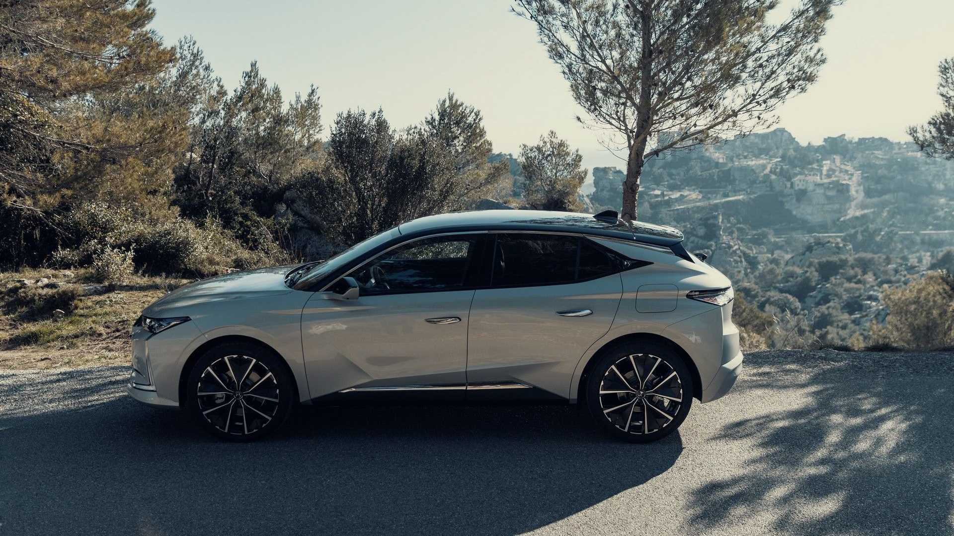 DS 4 : voici la nouvelle berline compacte française - Les Voitures