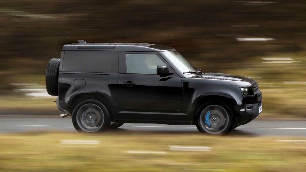 Land Rover Defender : 525 chevaux avec le V8 - Les Voitures