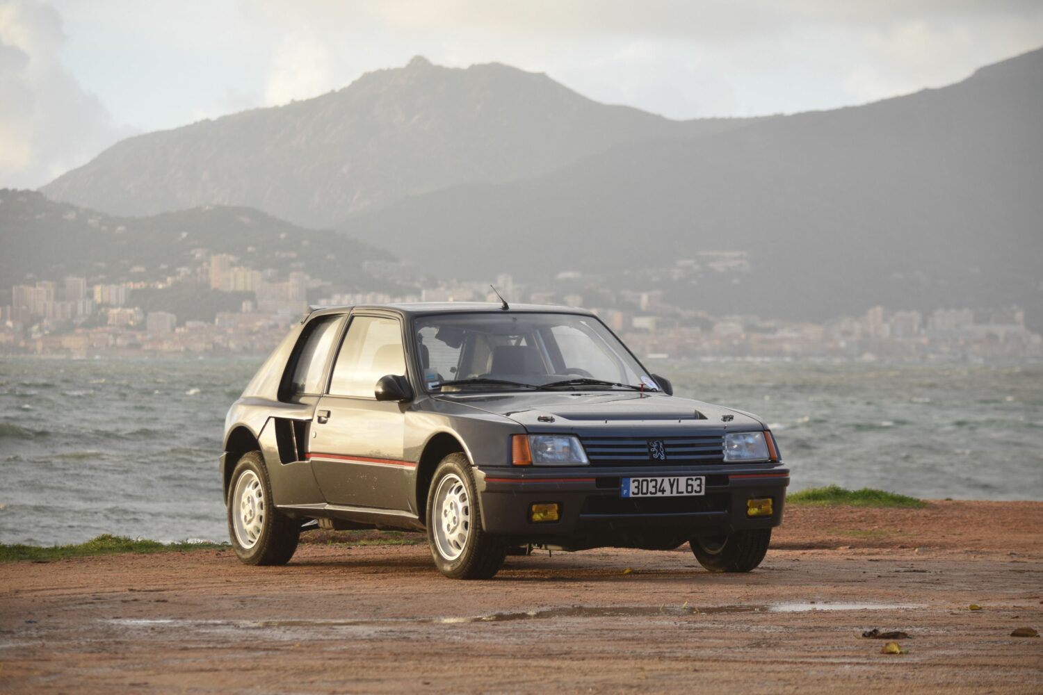 Peugeot 205 Turbo 16 : l'un des 200 exemplaires est à vendre - Les Voitures