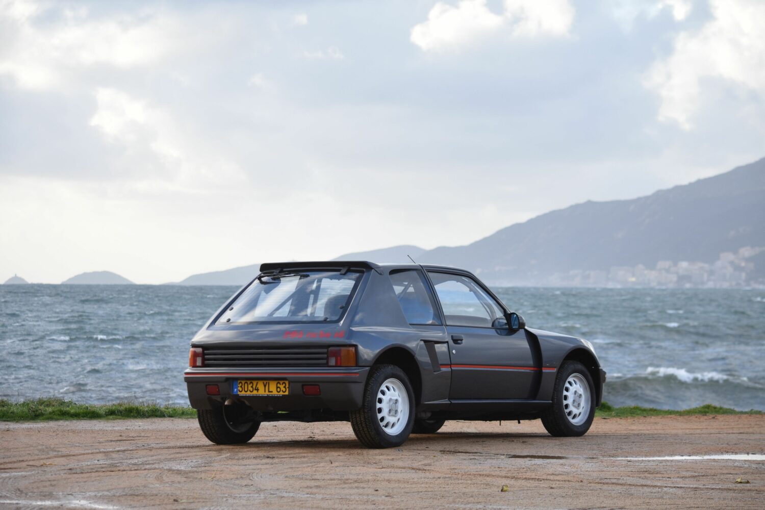 Peugeot 205 Turbo 16 : l'un des 200 exemplaires est à vendre - Les Voitures