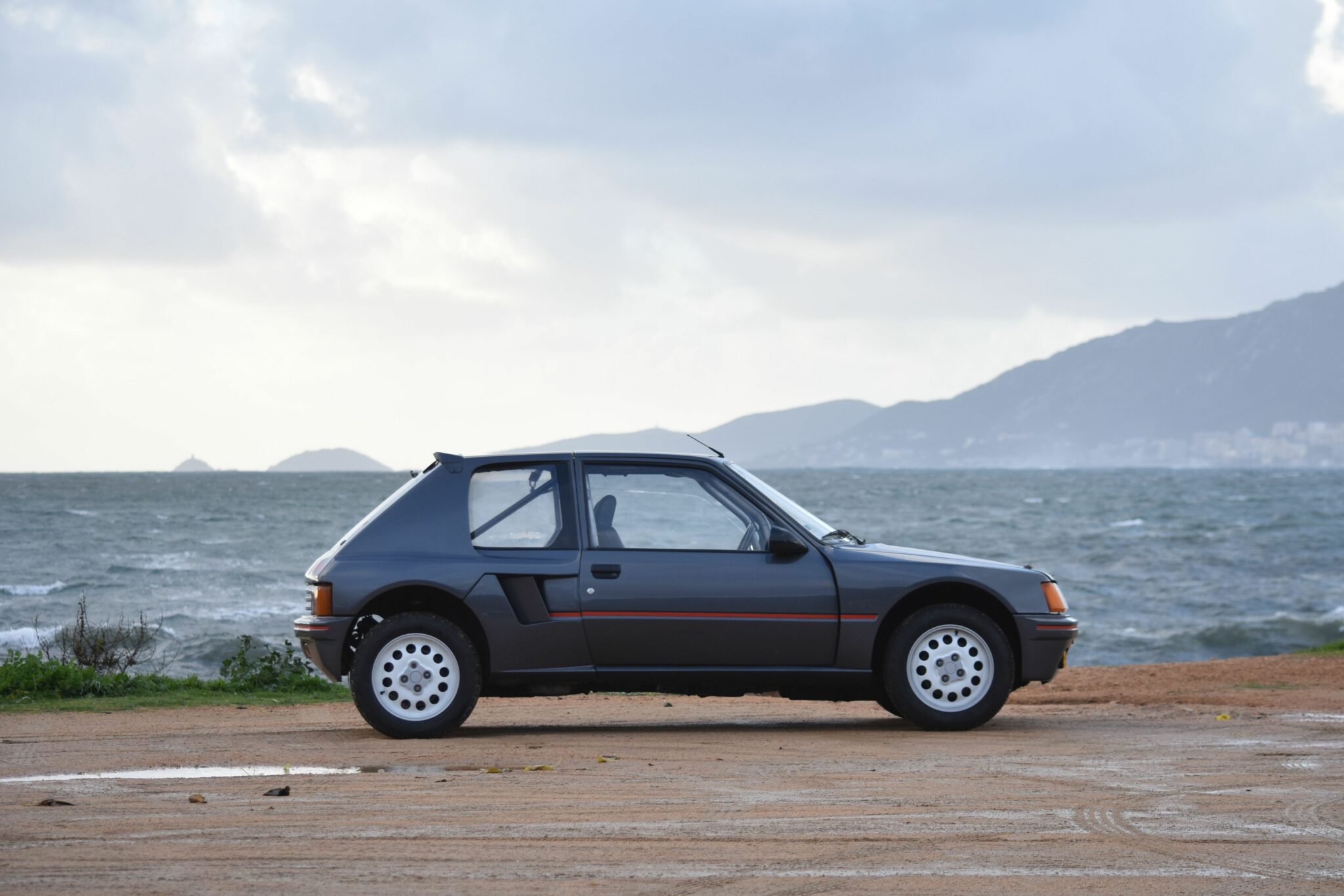 Peugeot 205 Turbo 16 : l'un des 200 exemplaires est à vendre - Les Voitures