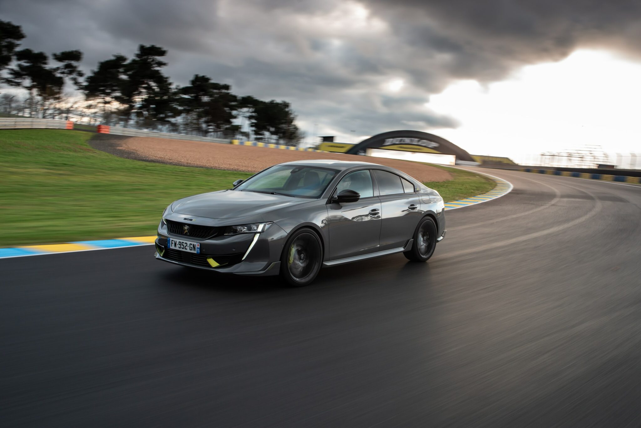 Peugeot 508 PSE : plaisir hybride, essai | Les Voitures