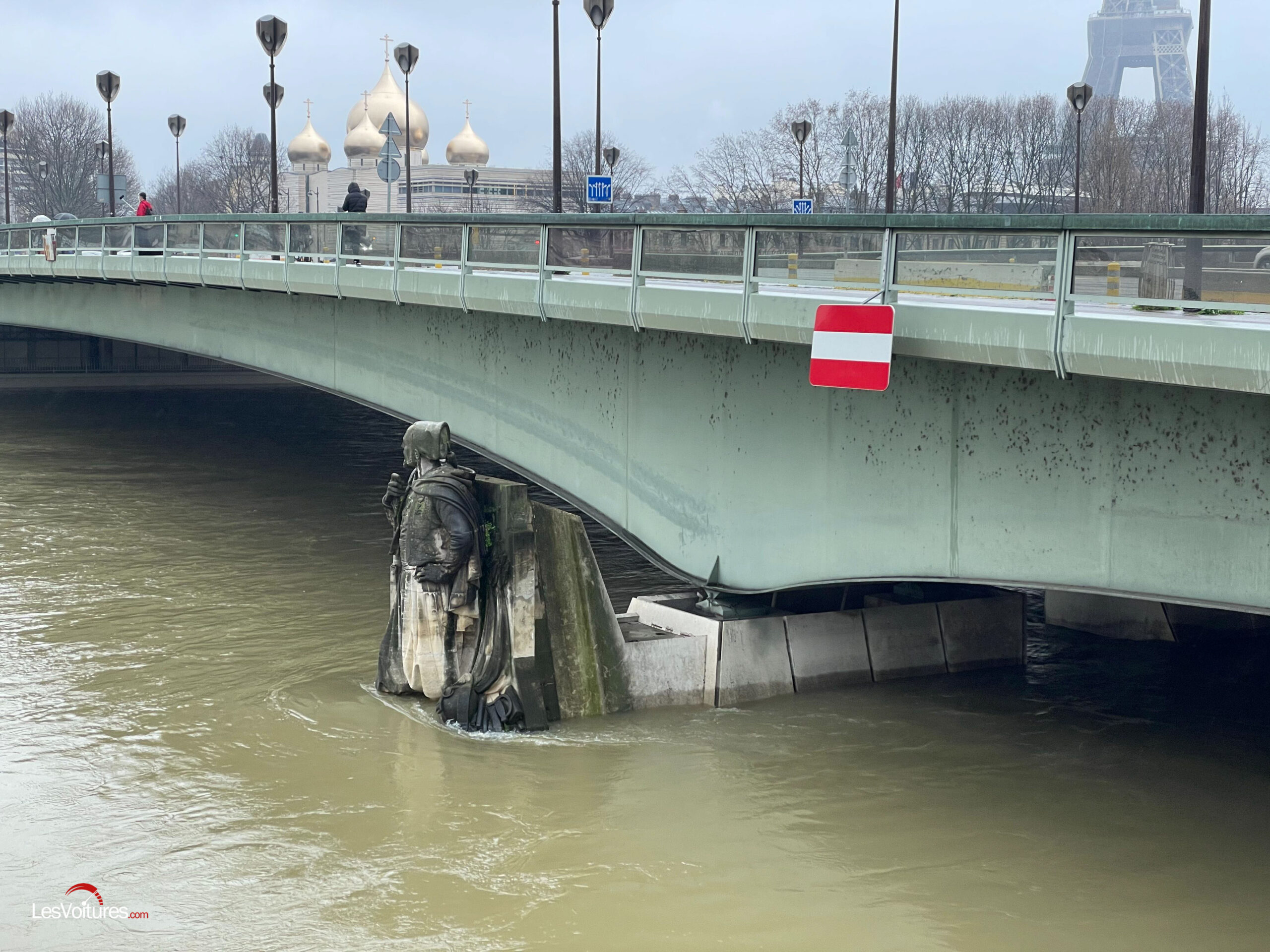 Inondations : la Seine déborde à Paris - Les Voitures