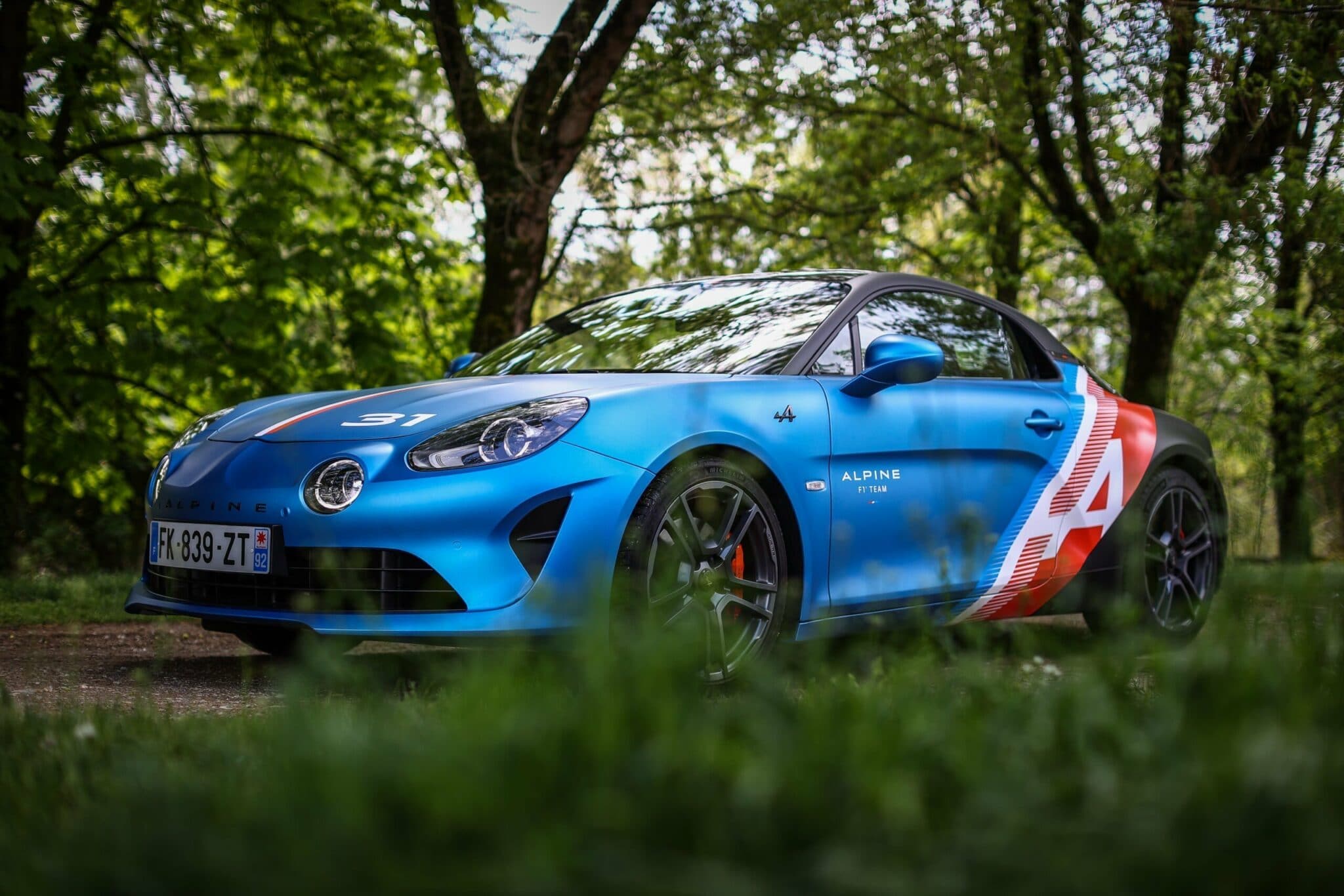 Alpine A110 Trackside : la berlinette d'Ocon et d'Alonso - Les Voitures