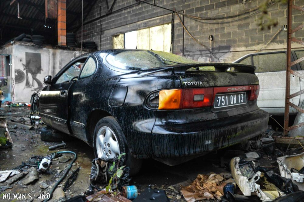 Urbex : l'unique Renault 5 Turbo 6 roues "en enfer" - Les Voitures