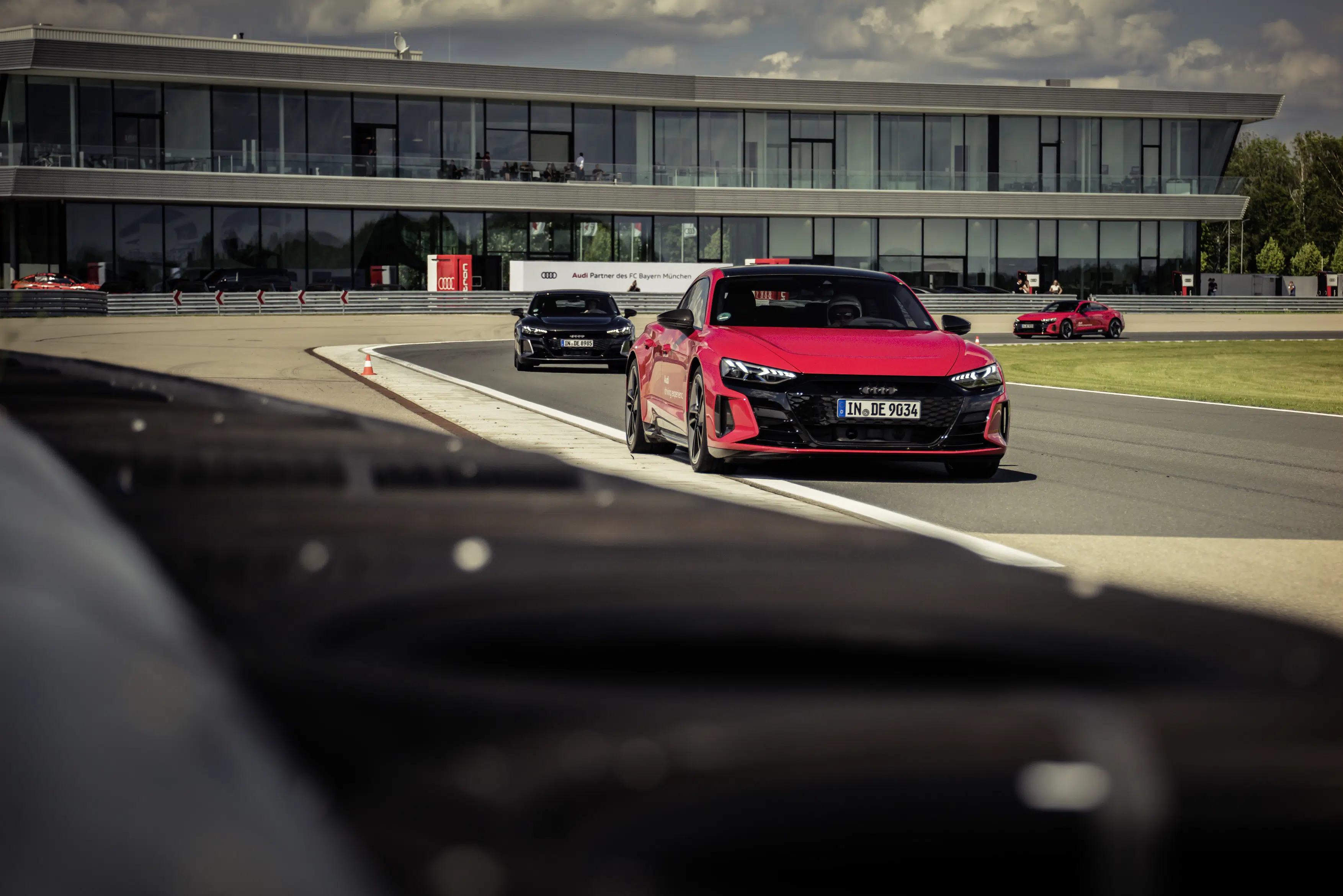 Audi e-tron GT : voiture de fonction du FC Bayern Munich - Les Voitures