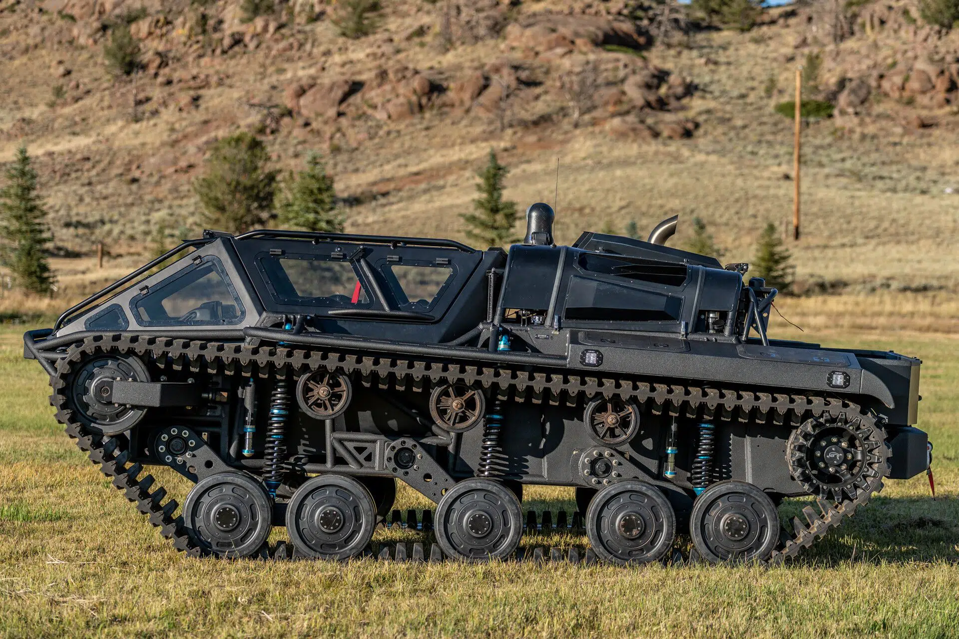Howe & Howe Ripsaw EV3-F4 : offrez-vous un tank premium - Les Voitures