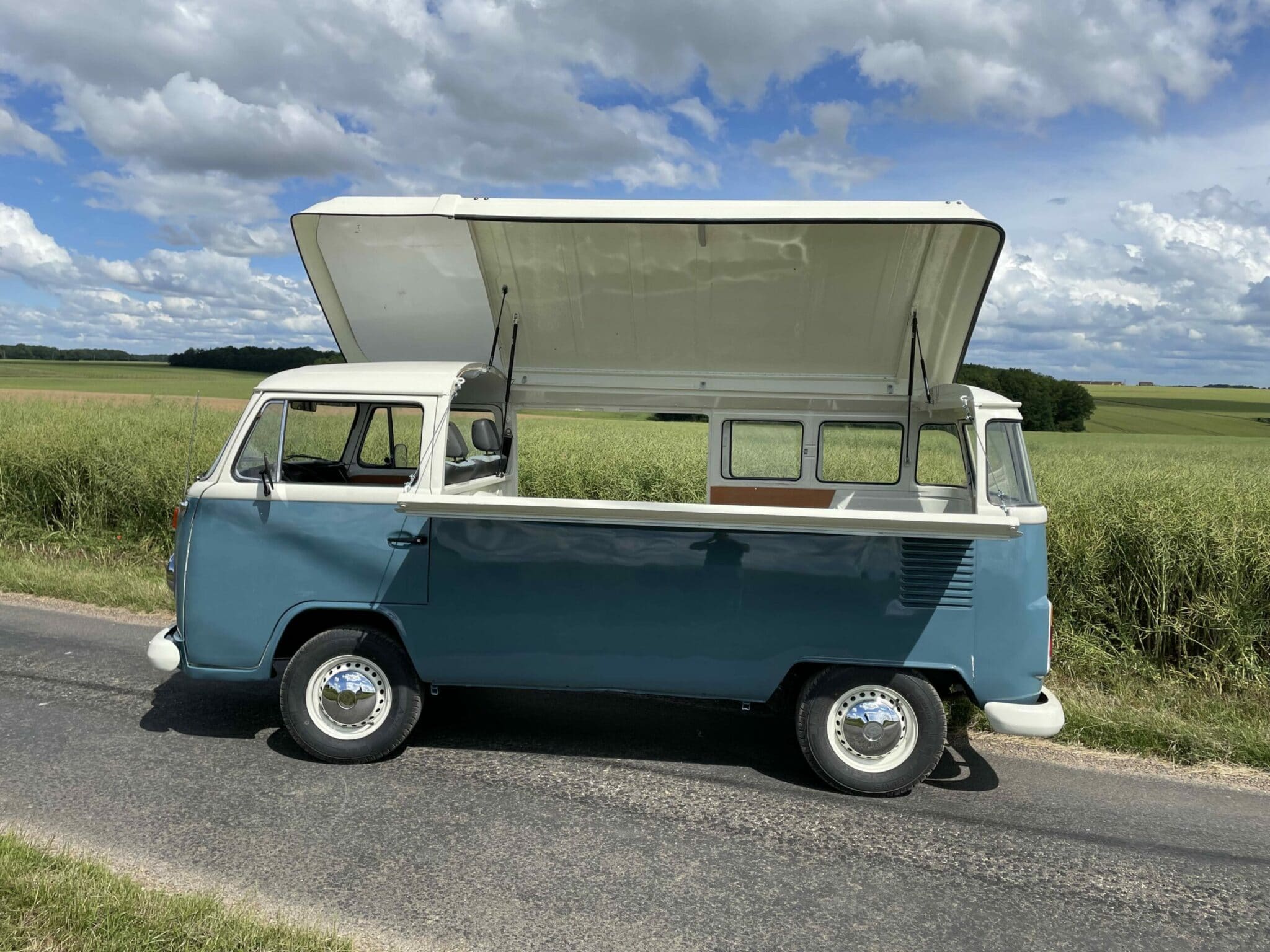 Volkswagen Combi : louez le camping-car de vos rêves - Les Voitures