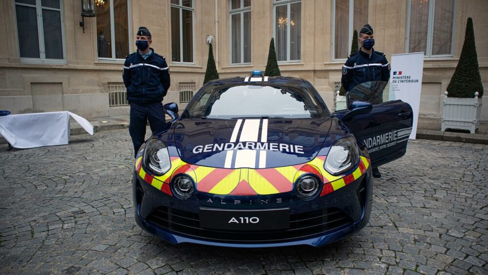 Alpine A110 : aux couleurs de la Gendarmerie nationale - Les Voitures
