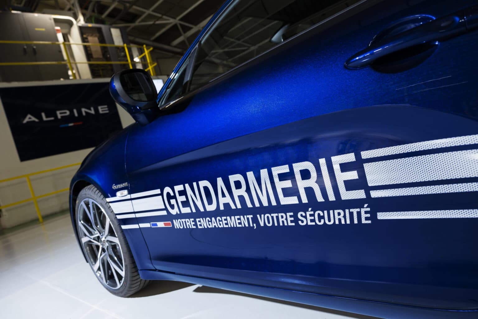 Alpine : les voitures de la Gendarmerie nationale (vidéo) - Les Voitures