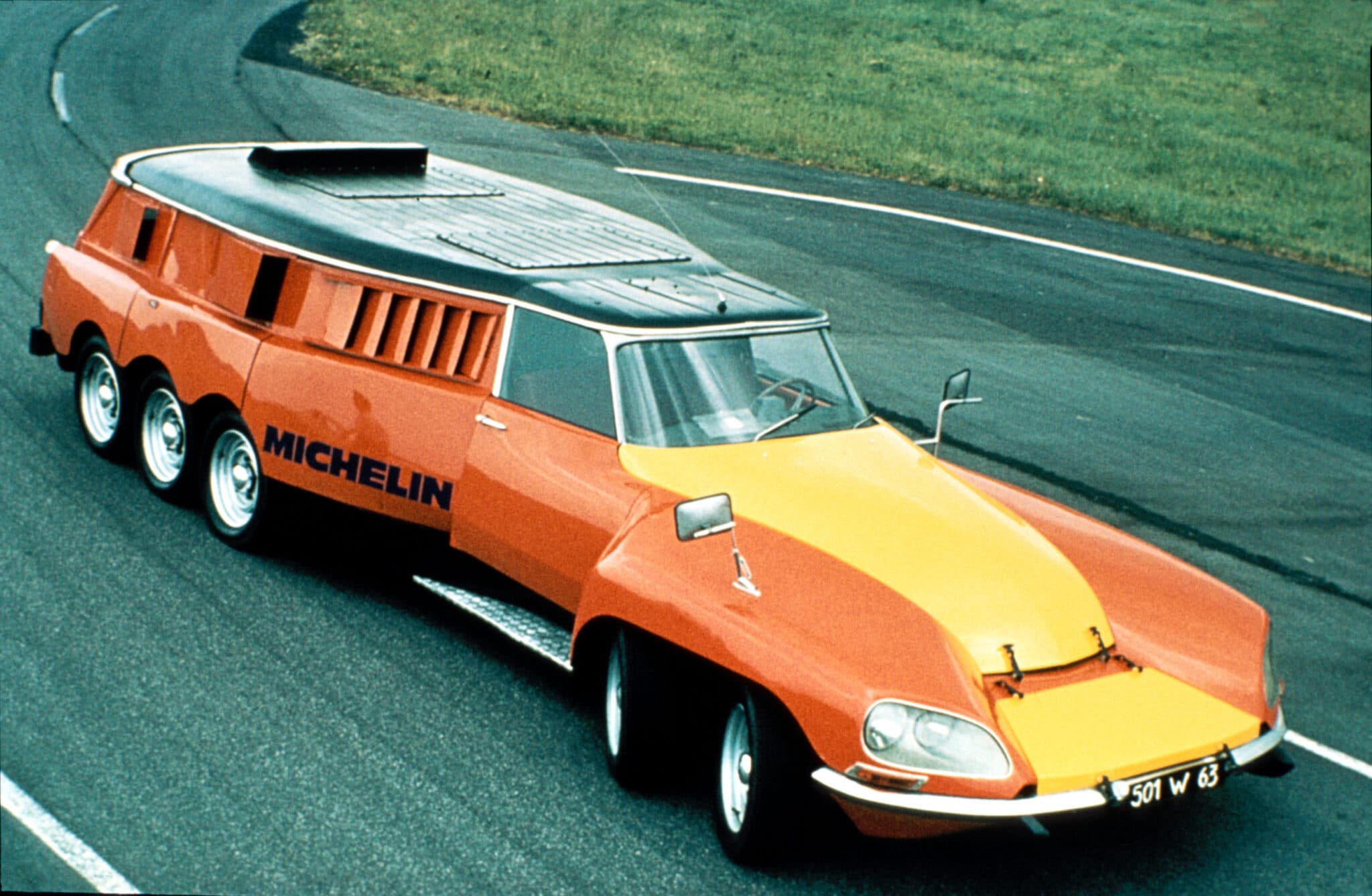 Citroën DS : 70 ans d’histoire… et un envol légendaire au cinéma dans ...