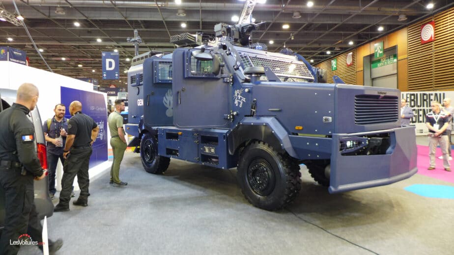 Renault Grand Scénic : des monospaces pour la Gendarmerie nationale ...