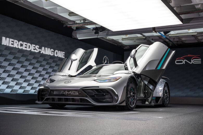 Mercedes-AMG ONE : la « F1 de route » de 1 063 ch dévoilée en version ...